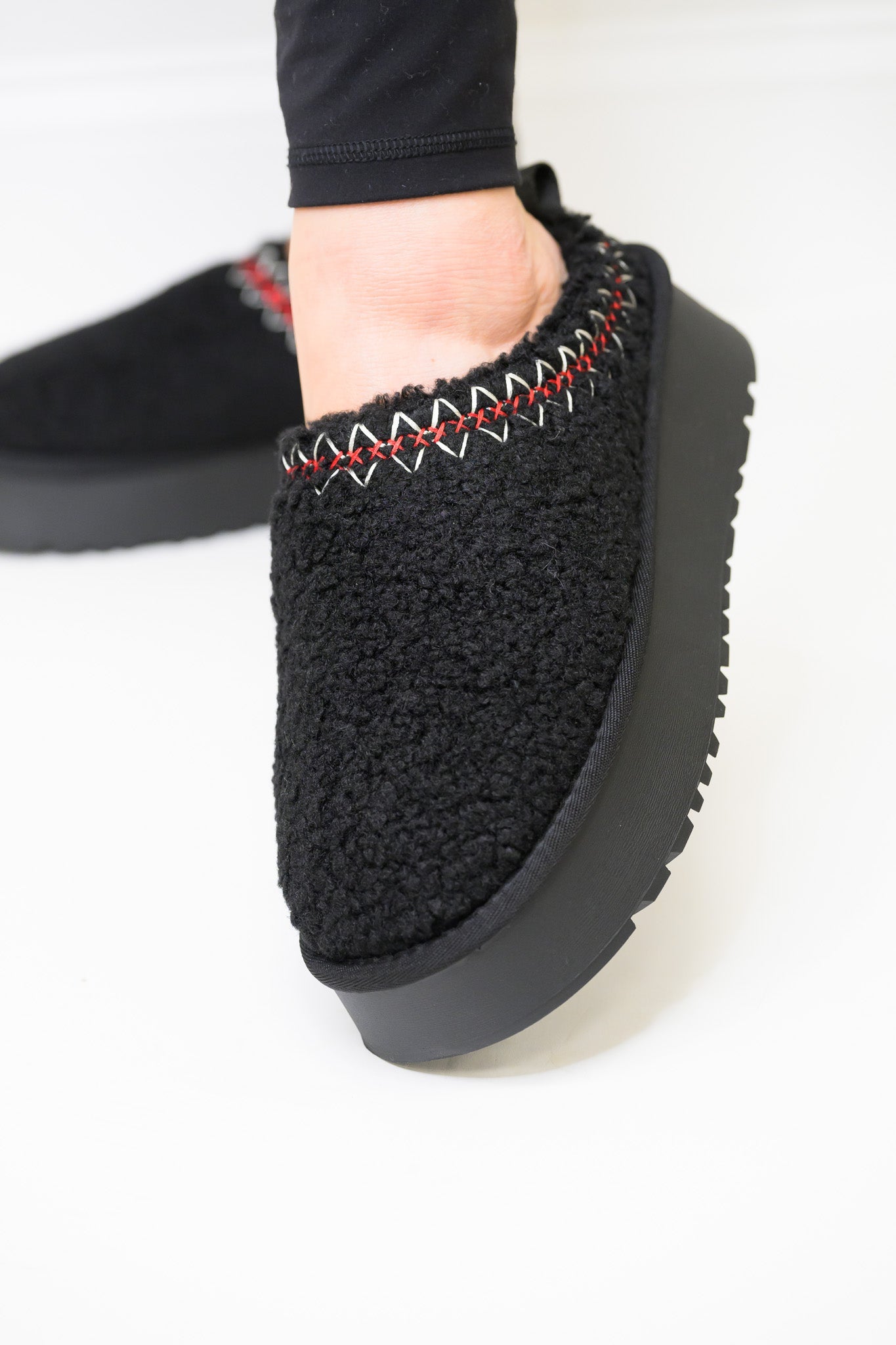 Isaac Sherpa Platform Slippers - Black – By Alexa Rae